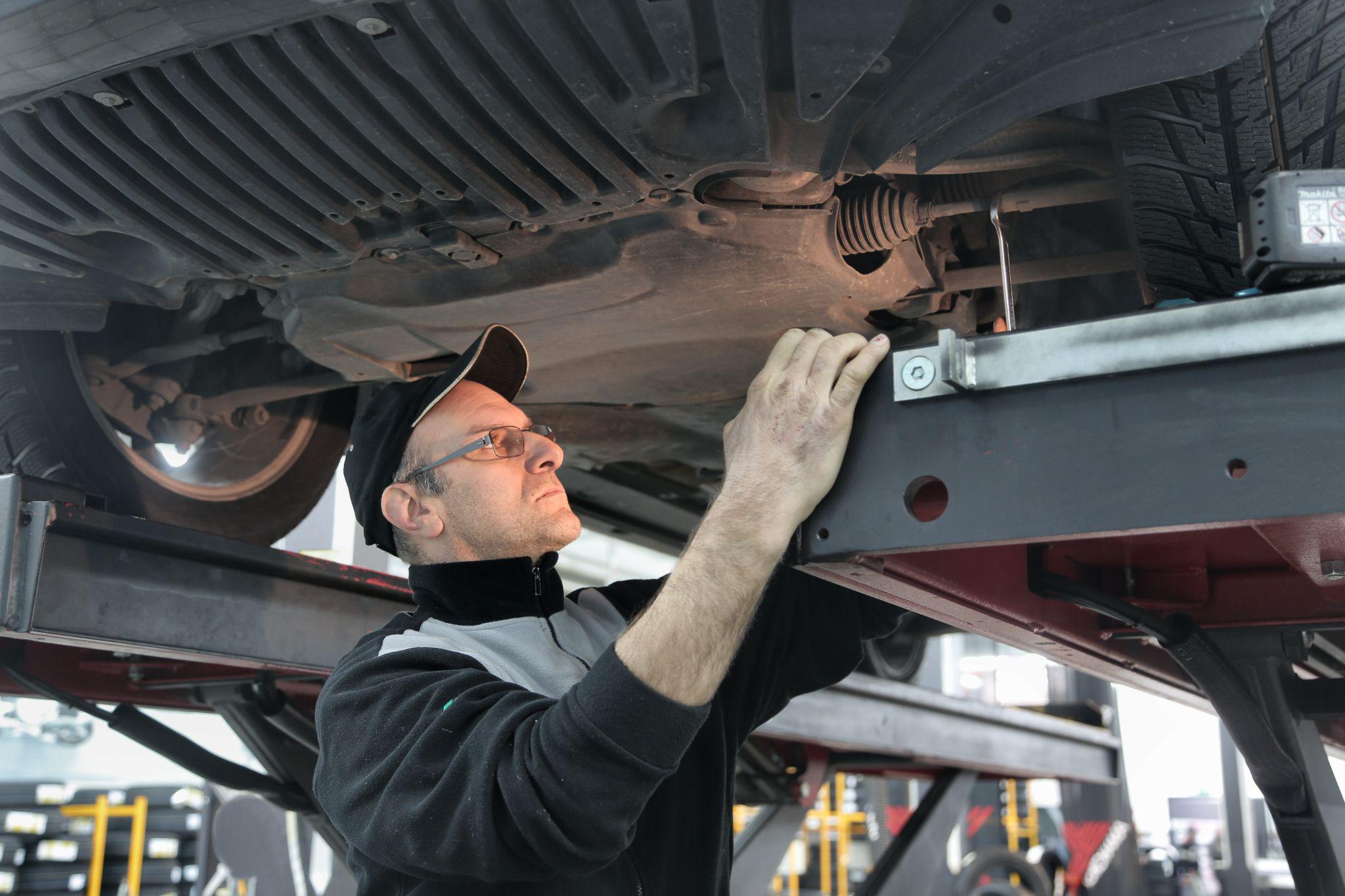 Do Fleet Tracking Systems Help Me With Scheduled Maintenance